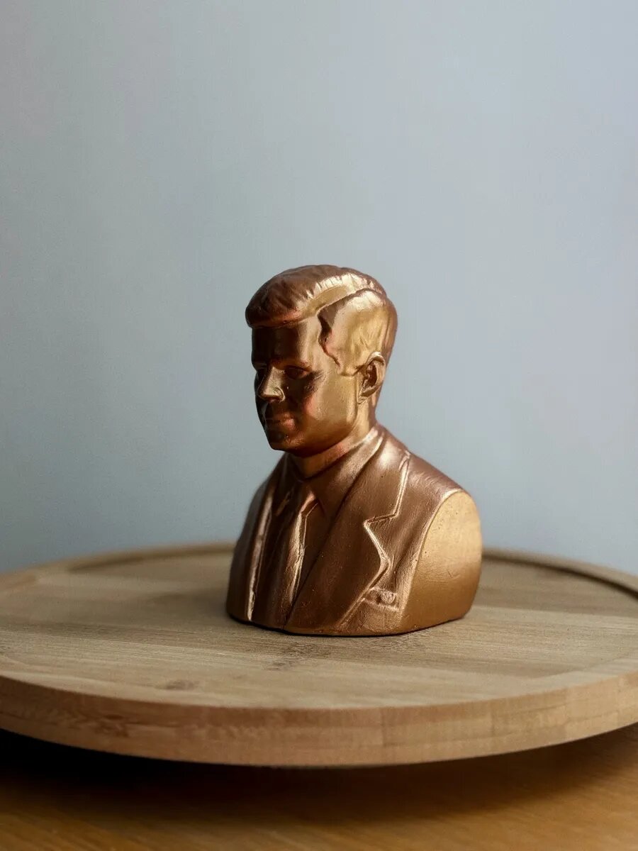 Статуэтка Бюст Джона Кеннеди, 12 см, из гипса в бронзовом цвете — фото 1
