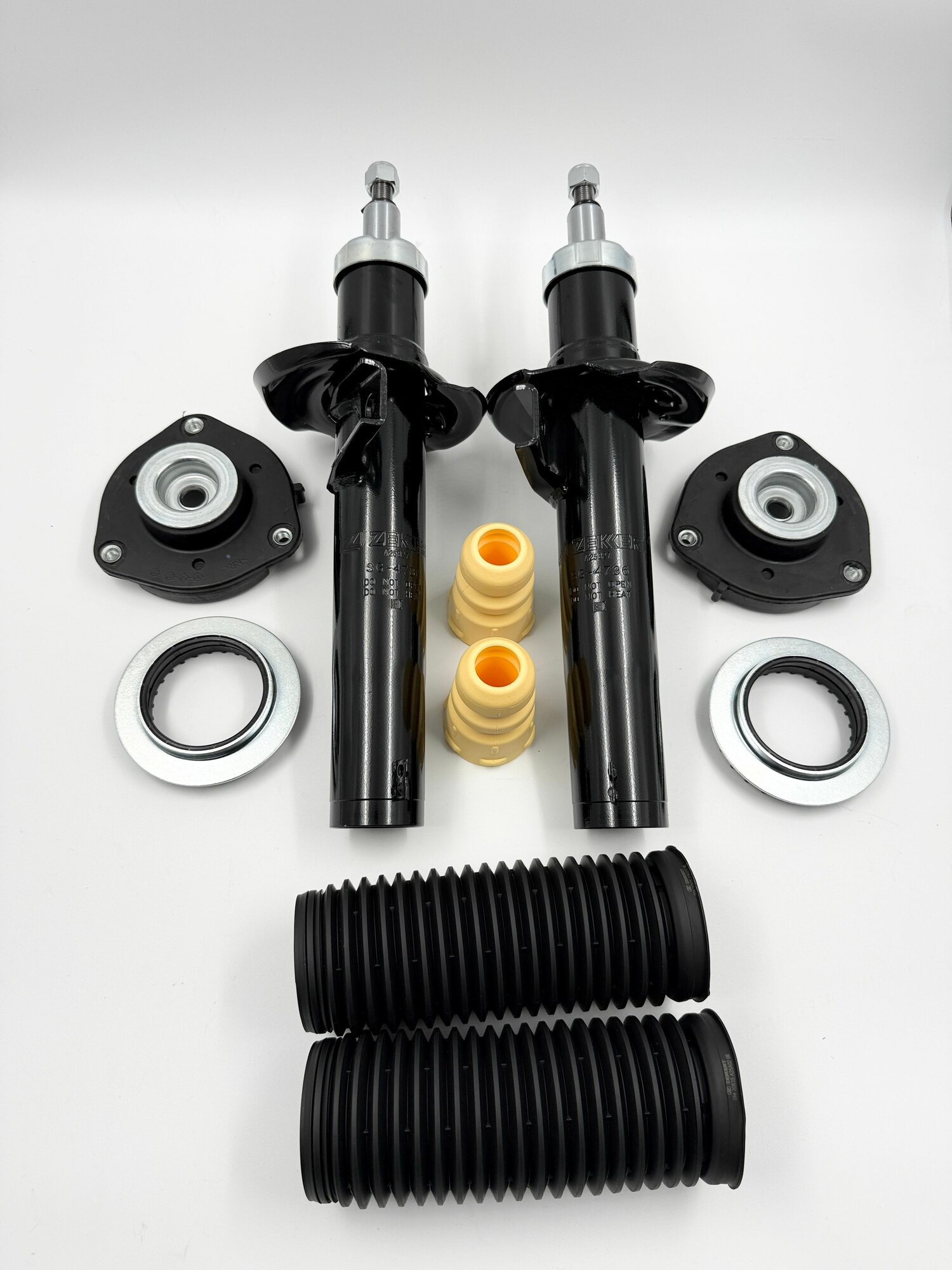 Амортизаторы подвески ZEKKERT, для VW Tiguan и Audi Q3, передние, опоры с подшипником и пыльники с отбойниками; к-кт.