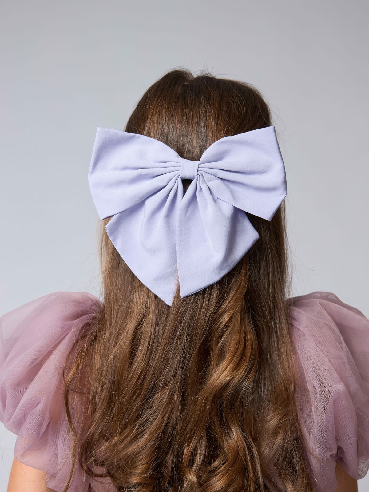 Нарядный большой бант на заколке сиреневый