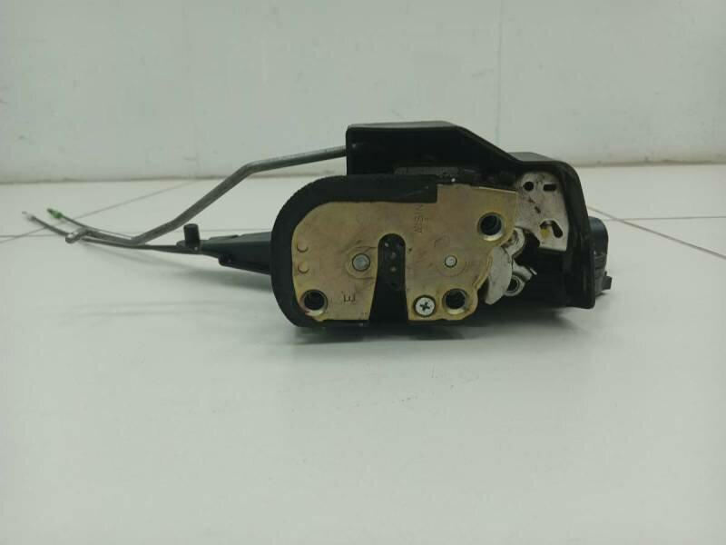 Замок двери передней правой Toyota Corolla E120 2001-2007