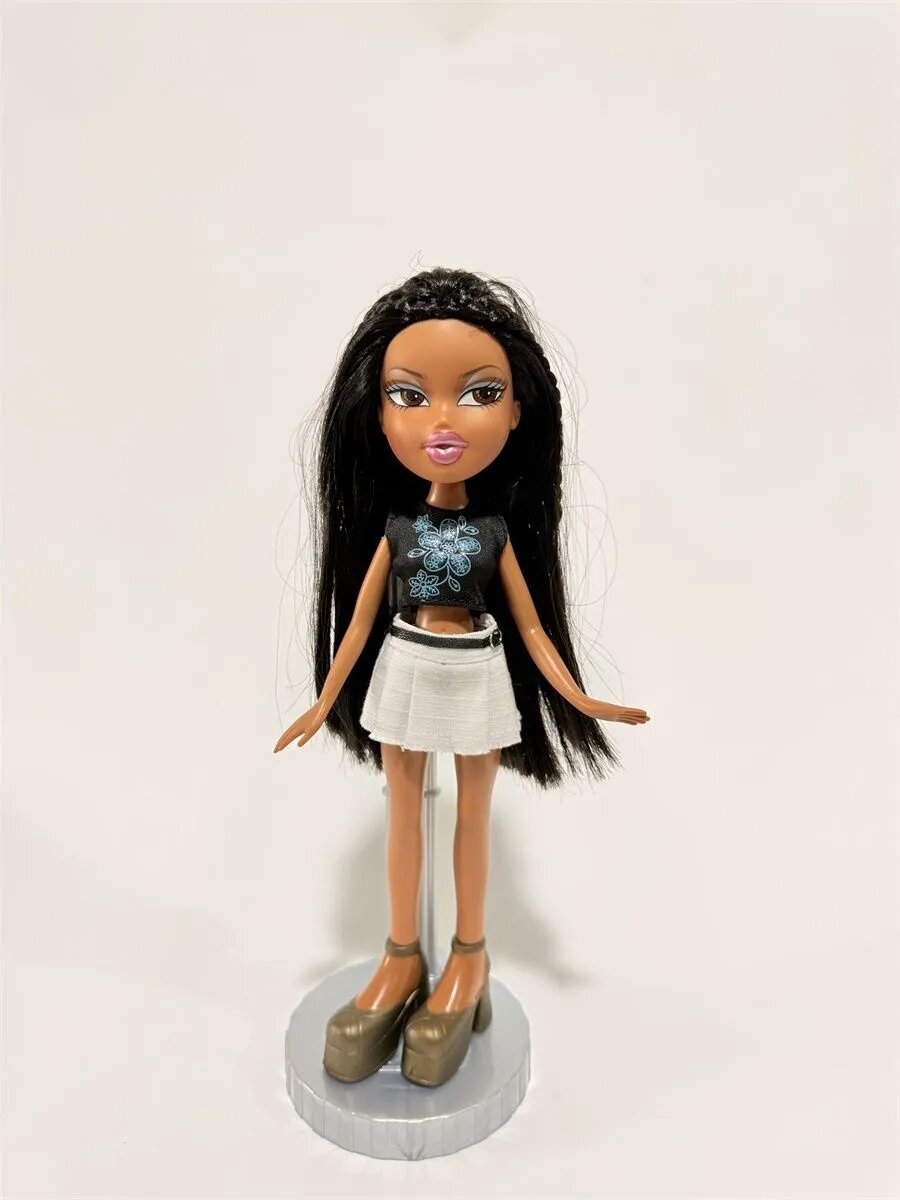 Без коробки MGA Bratz Fashion Doll Kiana Братц Модная кукла-девочка-игрушка, с одеждой, Подходит для детей старше 6 лет