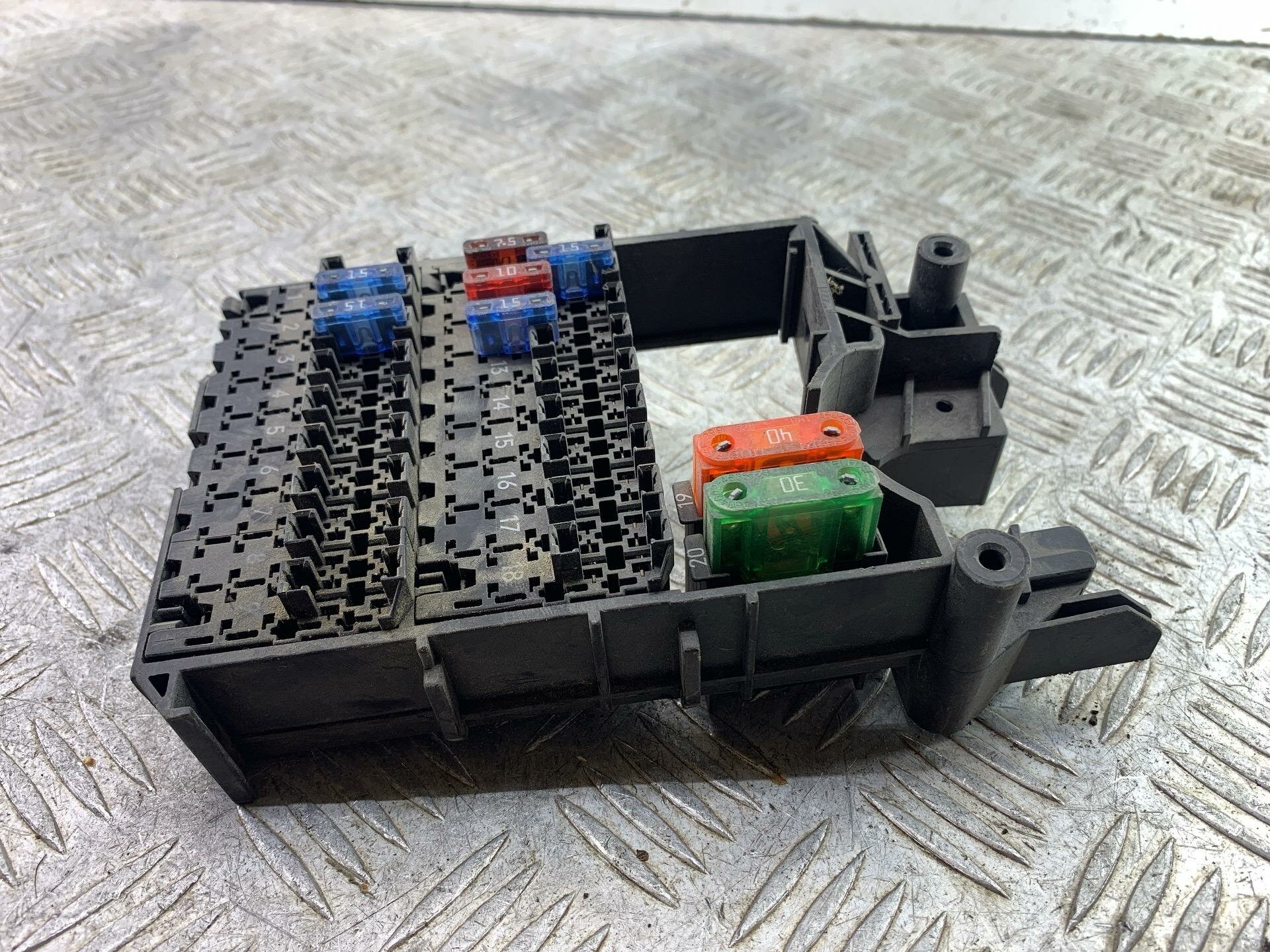 Блок предохранителей Mercedes-Benz E W210 (1995 - 1999) 2105453440