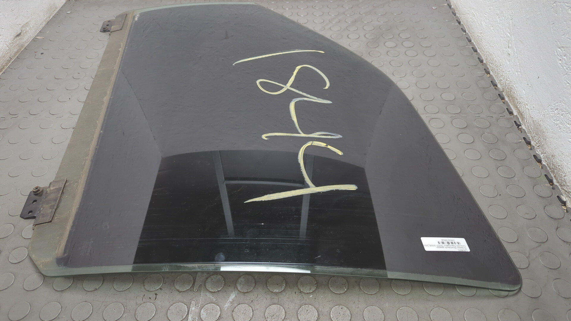 Стекло боковой двери левое переднее Lincoln Navigator Б/У