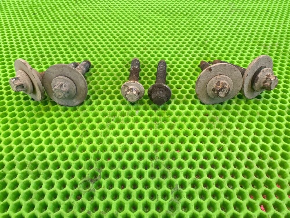 Болт подрамника Opel Astra H (2004—2007) 302932