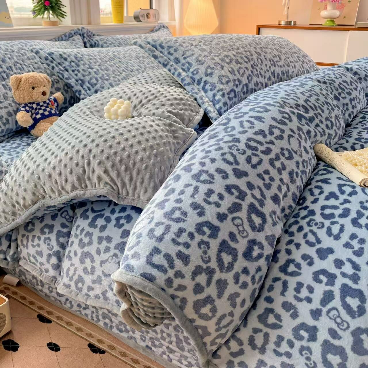 Комплект простыней из молочного флиса типа А, четыре предмета, осенне-зимний, с флисовой подкладкой, утеплённый, стеганый, утолщённый флис,200*230cm