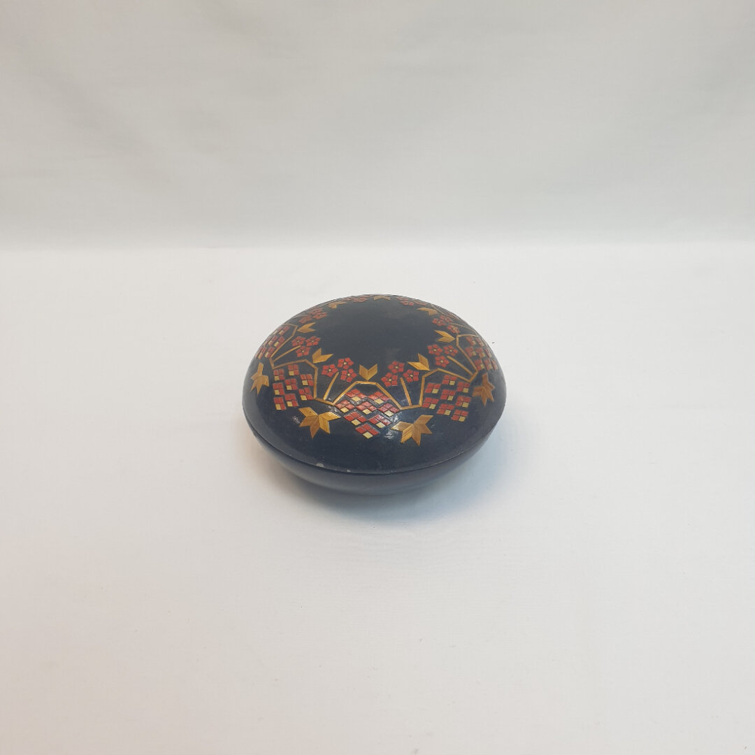 Шкатулка 12.5хх.5 см, дерево, аппликация соломкой, высота 7.5 см. Винтаж, СССР.