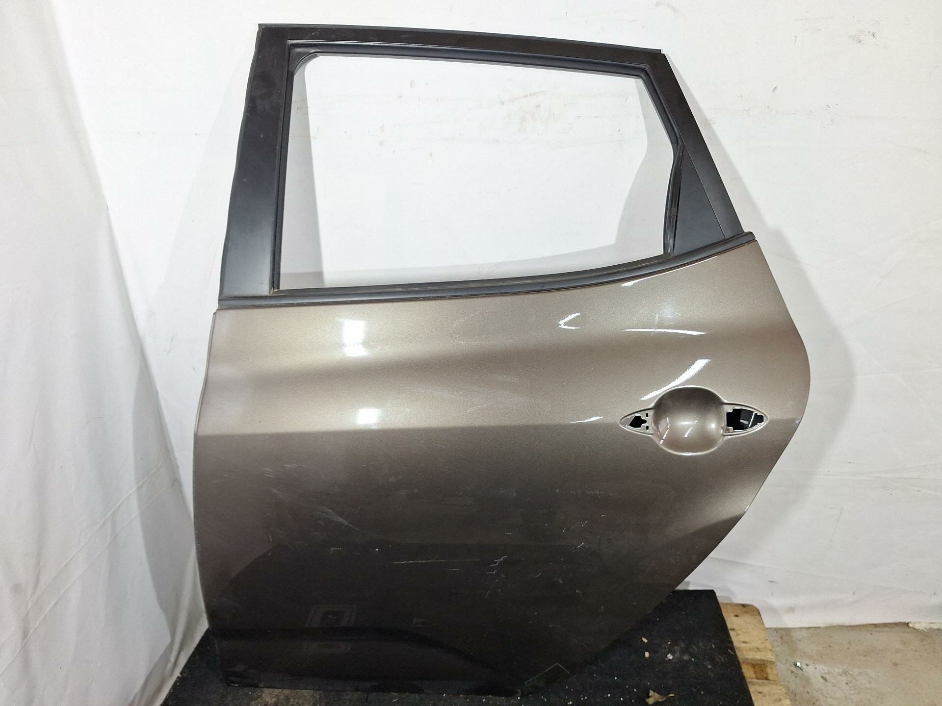 Дверь задняя левая Kia Venga рест. 2018