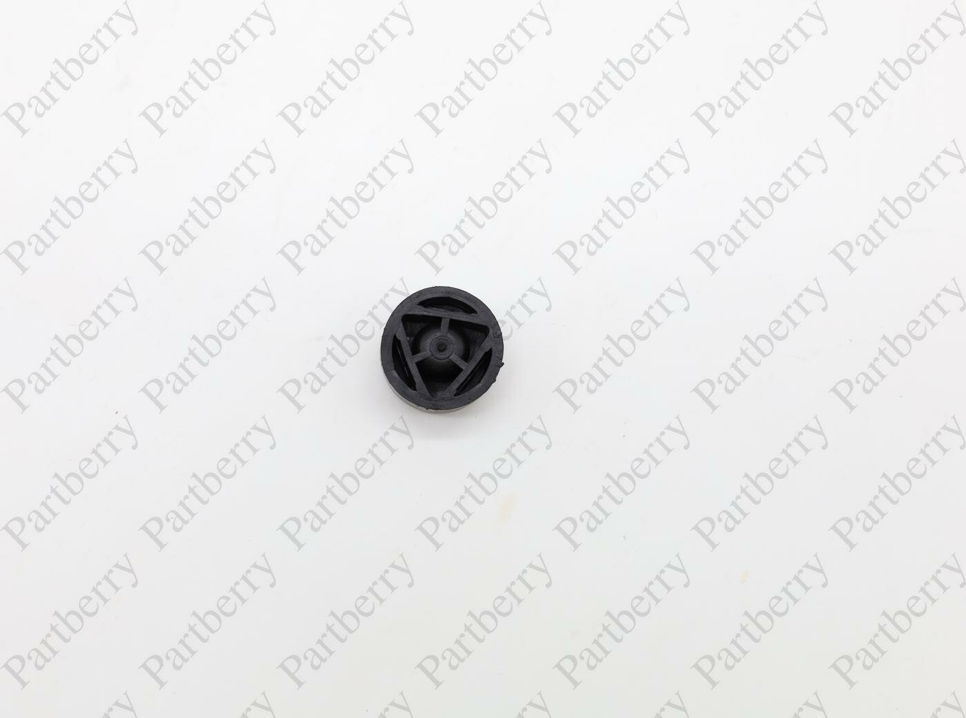 Втулка крепления декоративной крышки двс PARTBERRY PB585702 для FORD 1434444.