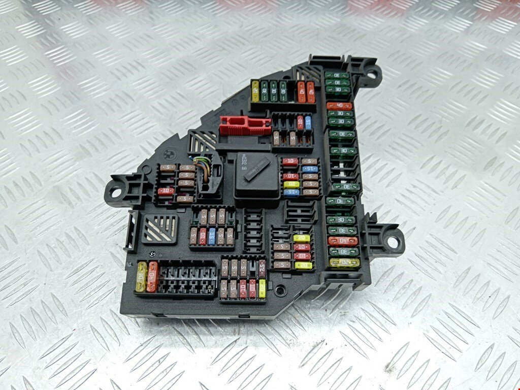 Блок предохранителей BMW 5-Series (F07/F10/F11/F18) 61149234423 арт. 1771412