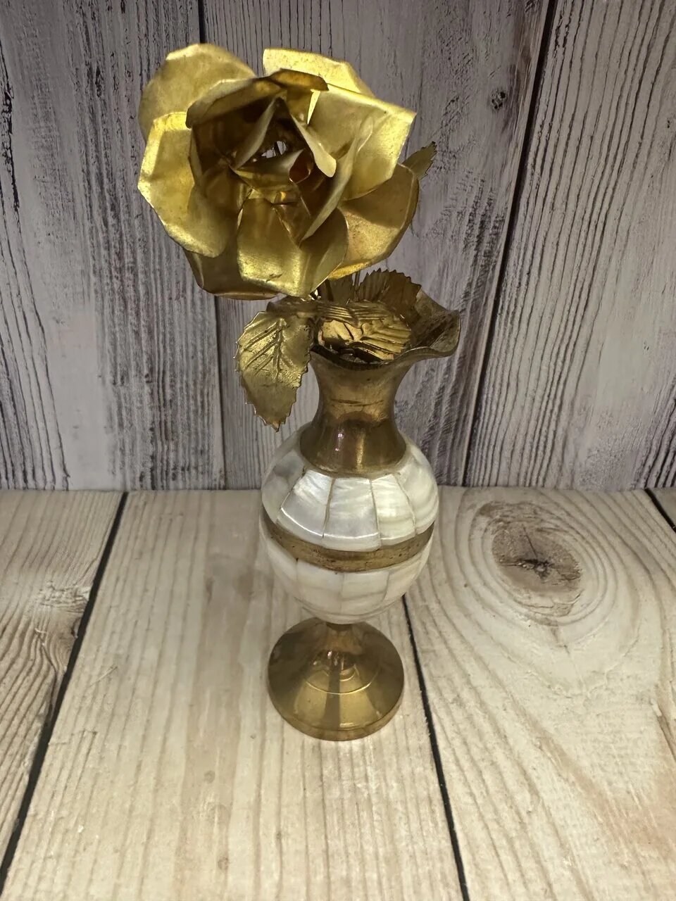 Ваза винтажная из латуни с розой 60 годы шикарная