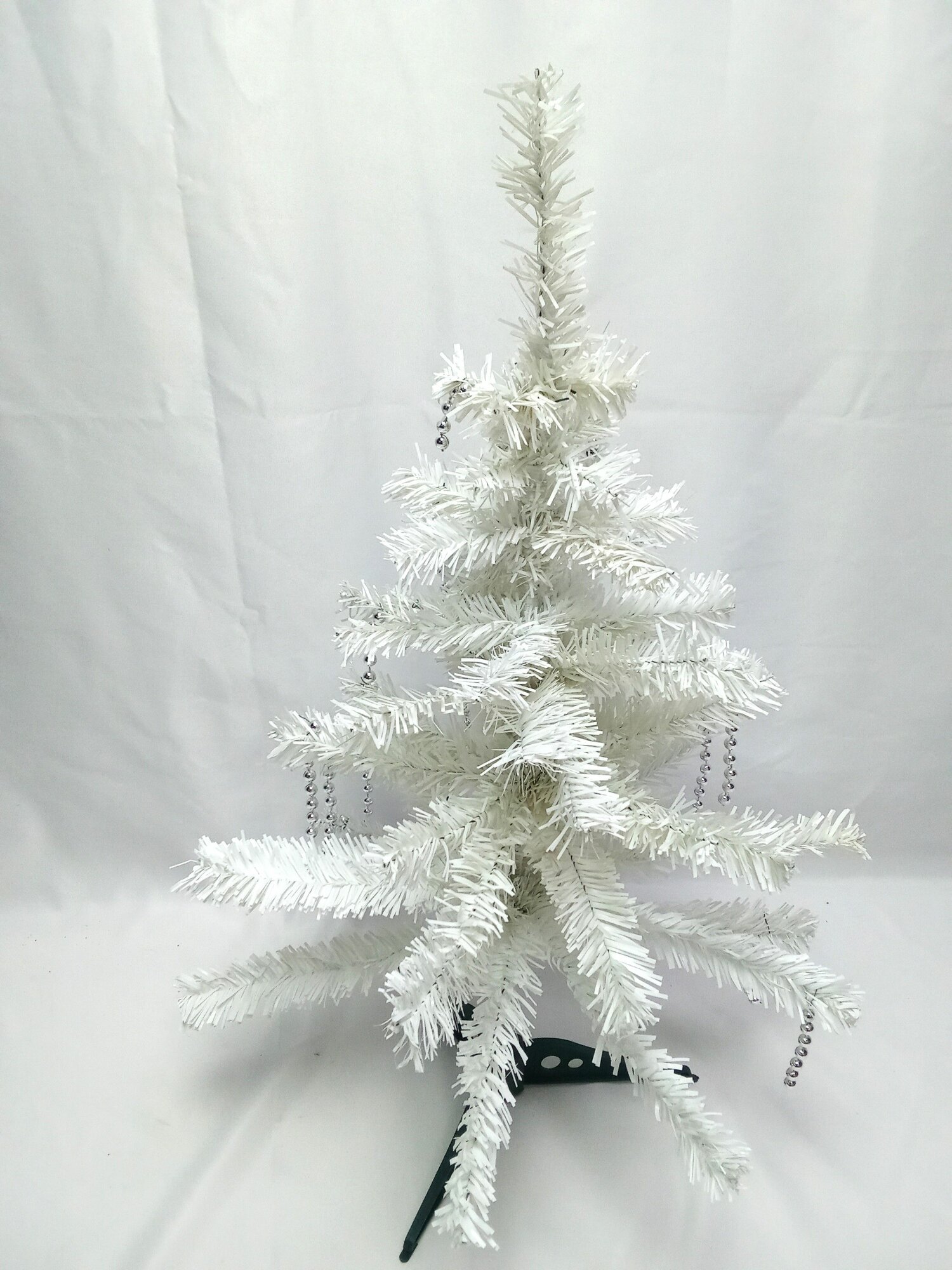 Искусственная елка белая на подставке , 60 см, белая ( без бус)