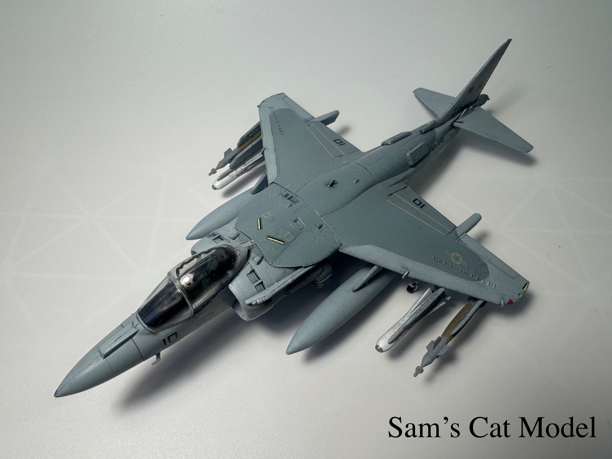 1/72 AV-8B Harrier II Plus — палубный ударный самолёт в масштабе 1:72
