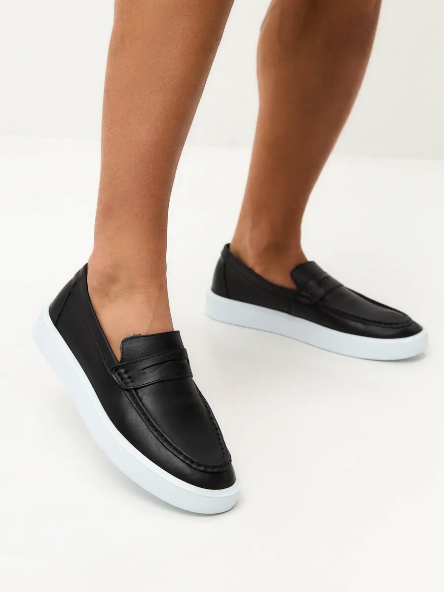 Лоферы кожаные на высокой подошве