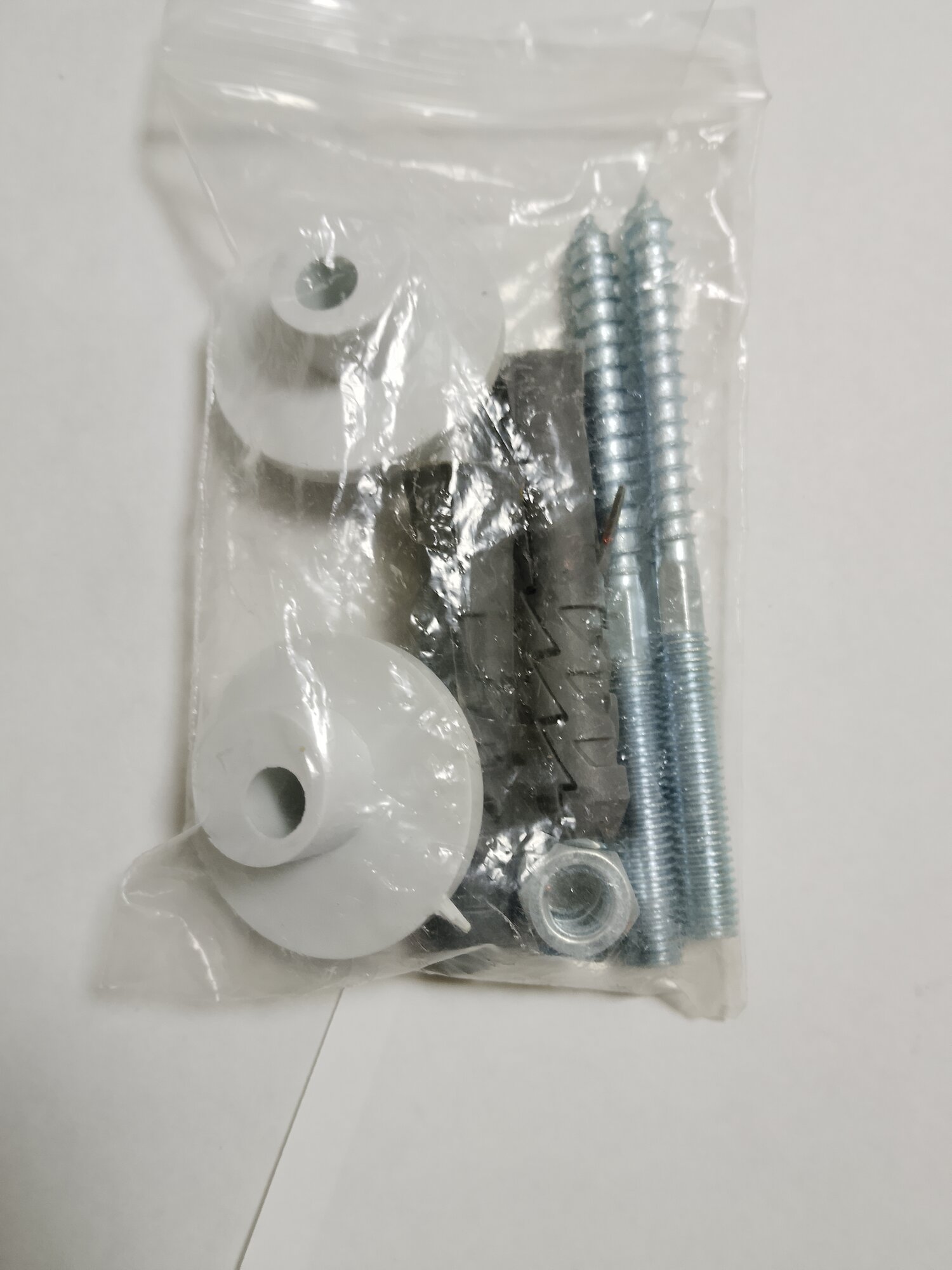 Набор крепления для раковины.