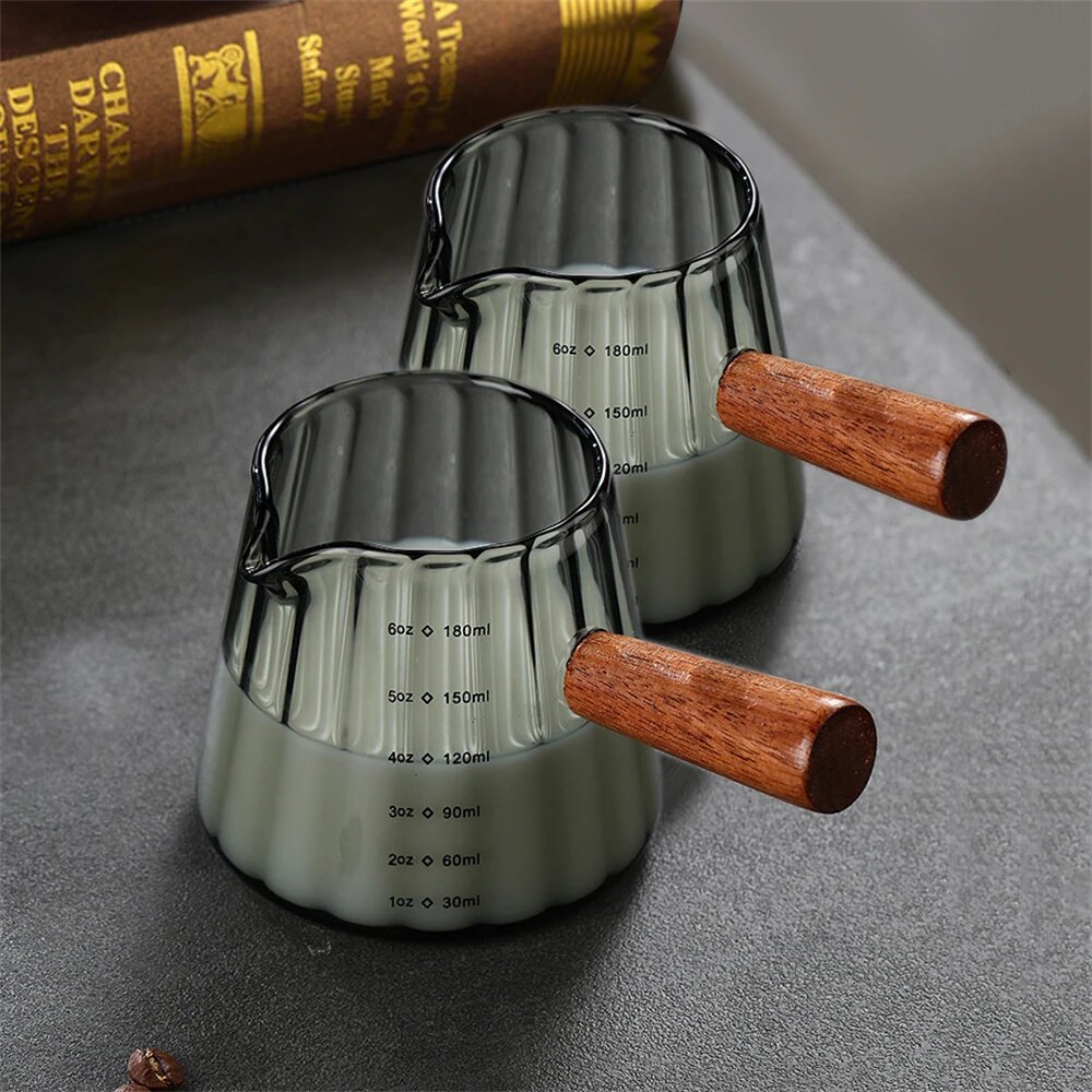 Прозрачный стеклянный стакан для эспрессо с деревянной ручкой 180 мл