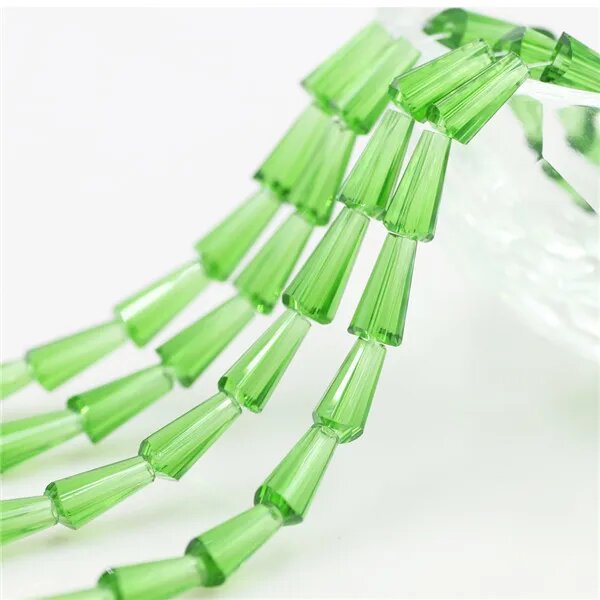 Бусины стеклянные 4x8 мм, grass green, 65шт