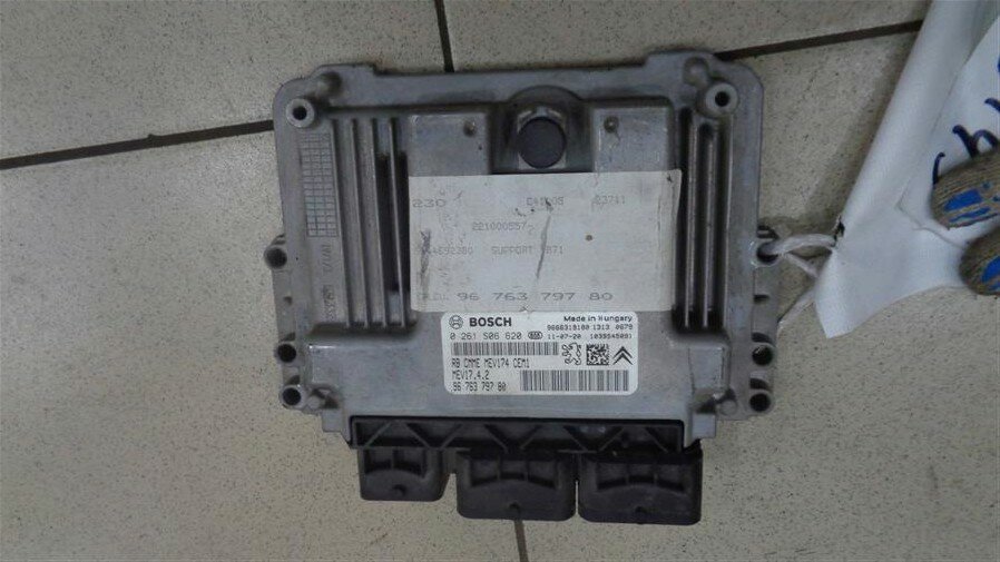 Блок управления двигателем от Citroen C4 B7 2011>