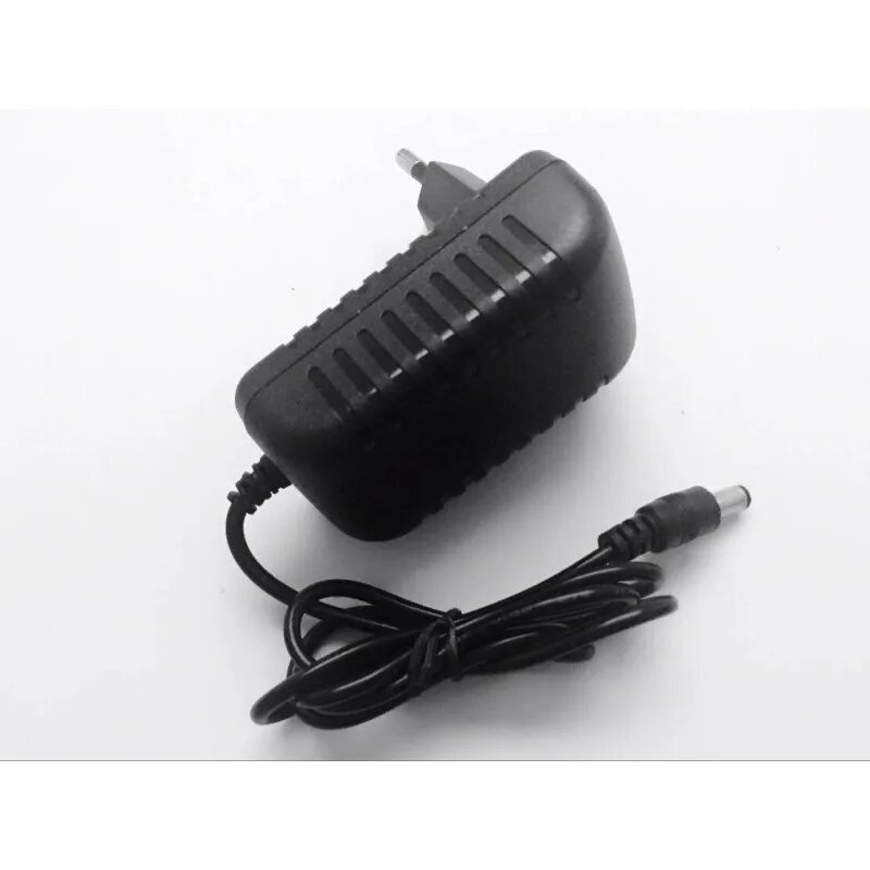 Зарядное устройство для камеры видеонаблюдения 3 метра 12V2A-EU