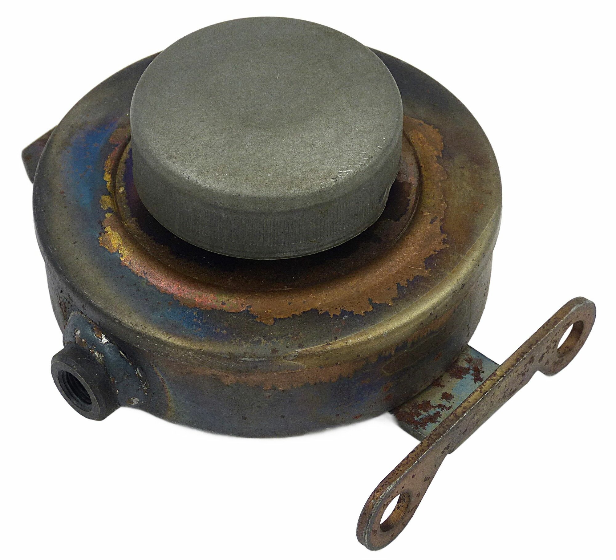 Бачок с пробкой для ЭФ подогревателя 240-3707220, для двигателя д-240, для колесных тракторов и экскаваторов марки МТЗ