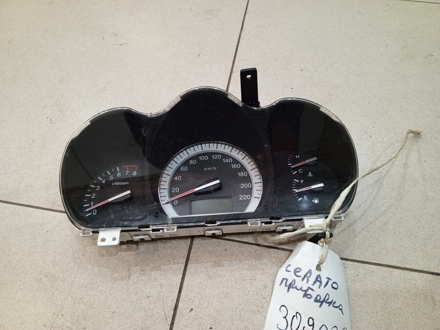 Панель приборов от Kia Cerato 2004-2008