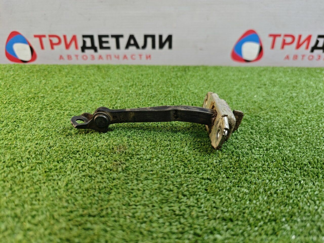 Ограничитель двери Kia Ceed 1.4 G4FA 2013 задн. лев. (б/у)