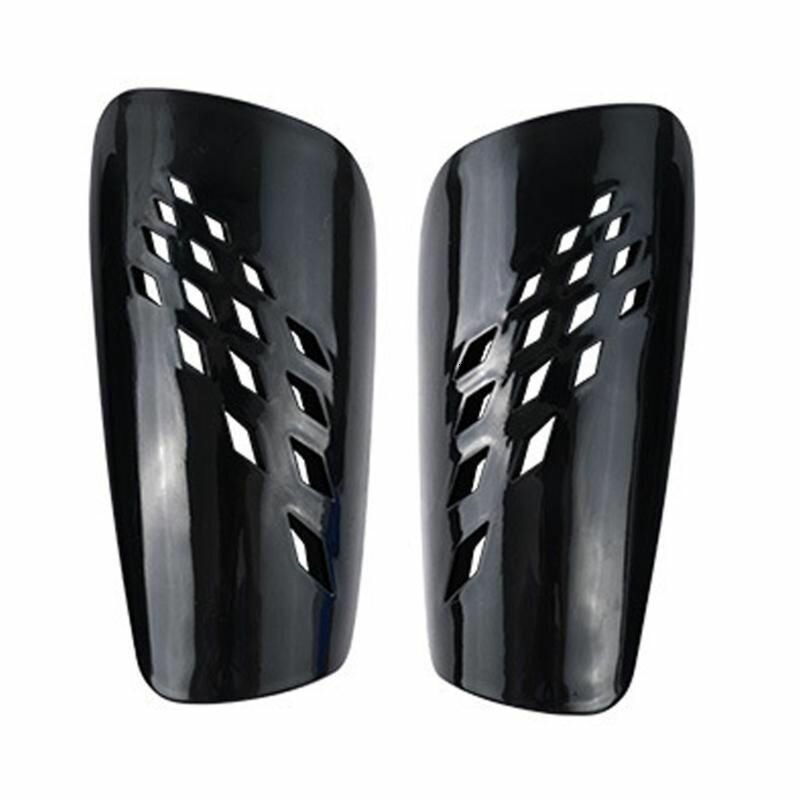 Футбольные щитки, Черный