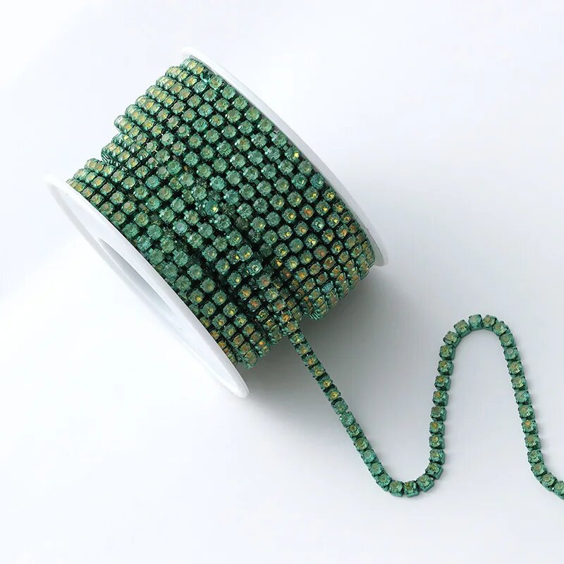 Цепочка из страз, изумрудный опал, SS12-2.8мм, 1 Yard