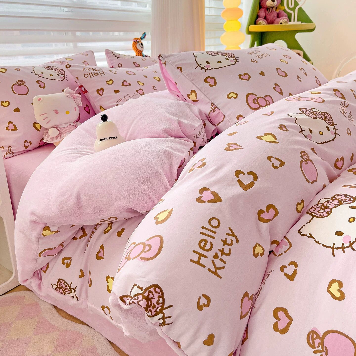 Комплект постельного белья Hello Kitty из чистого хлопка и молочного вельвета, четыре предмета, одна сторона из чистого
