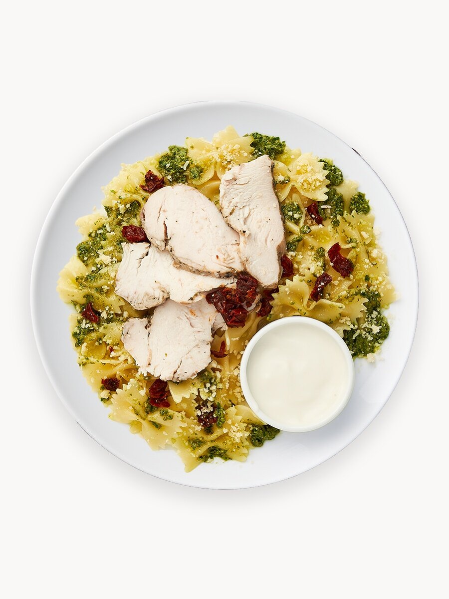 Паста "Из Лавки", с куриной грудкой, в сливочном соусе, песто