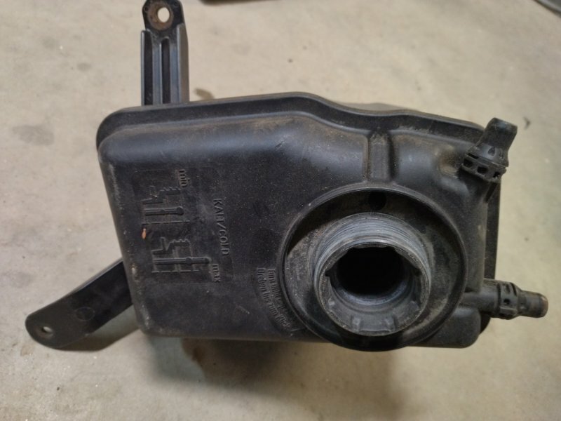 Бачок расширительный BMW 5 E60 17137521189