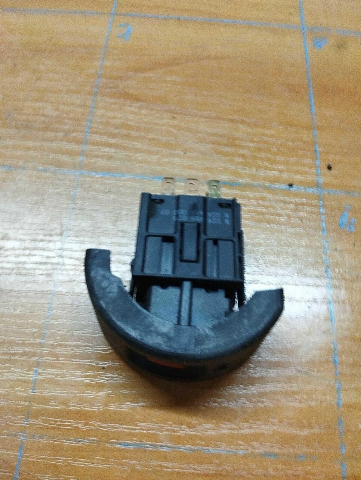 Кнопка аварийки Шевроле Вива Б/У с пробегом