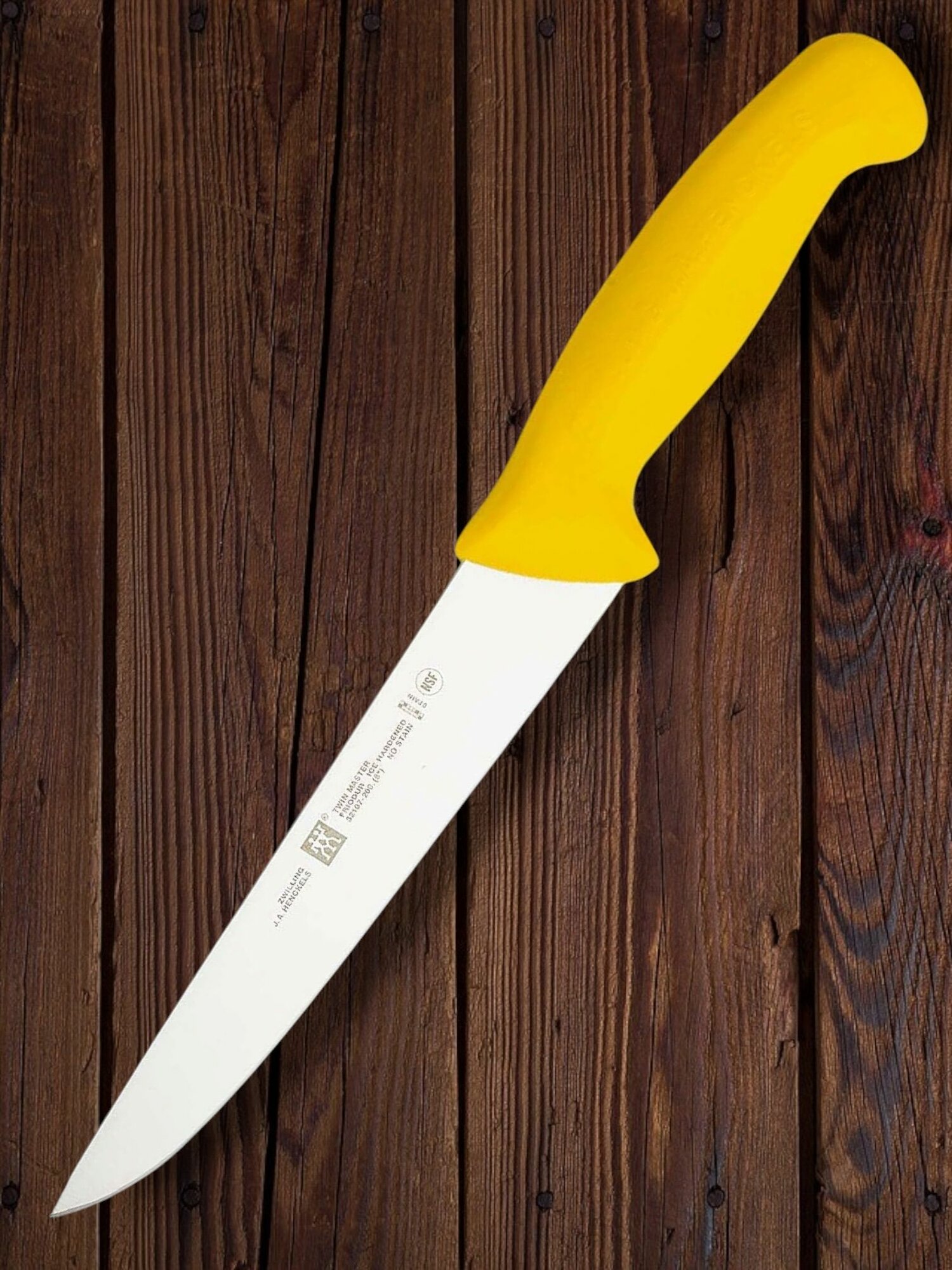 Кухонный нож Zwilling J.A. Henckels Twin Master 8 in. Chef Butcher Knife, Yellow, 32107-200