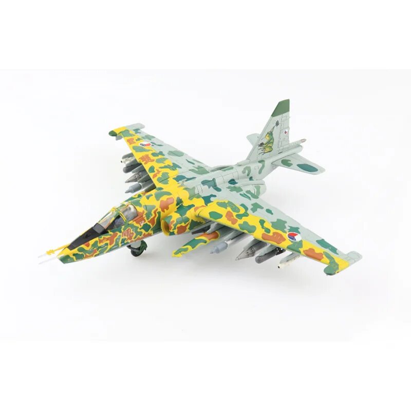 Модель самолета СУ-25К HYINUO 1:72