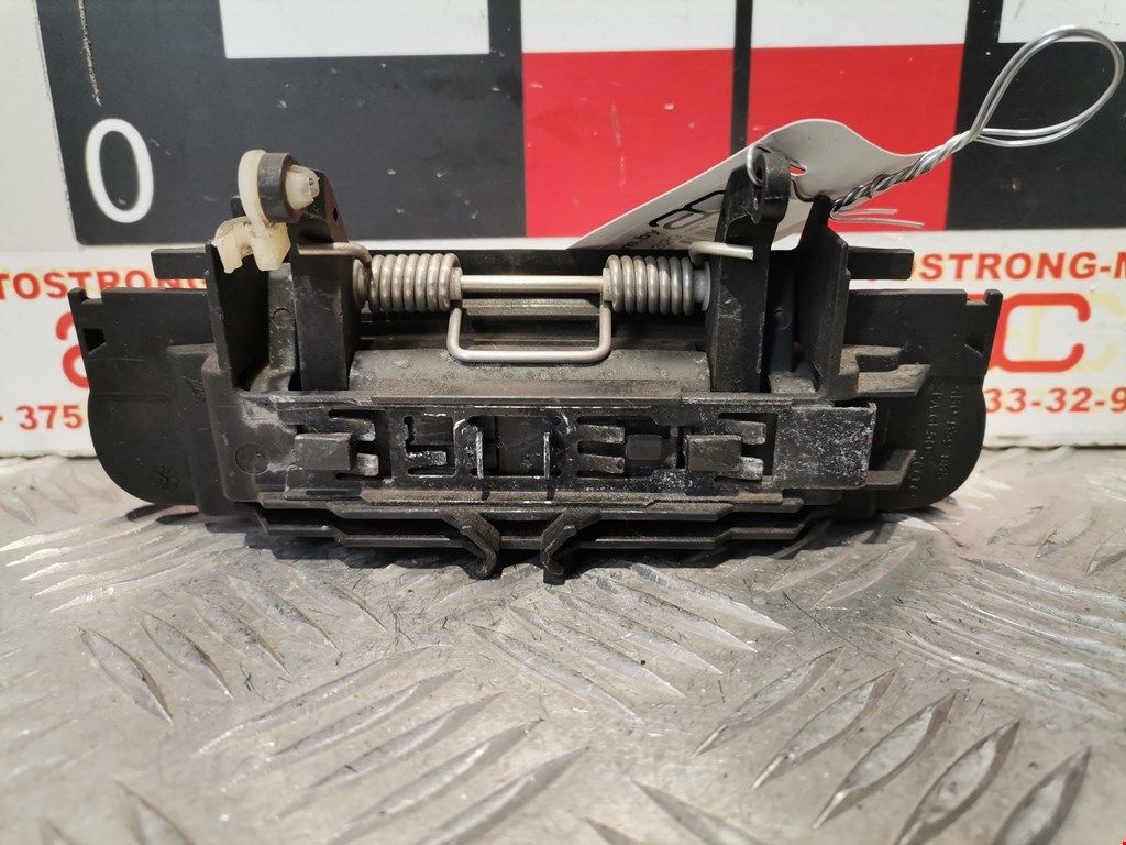 Ручка двери наружная передняя левая / 760329 4BO839885 8E0839207 для Audi A3 8P (с пробегом)