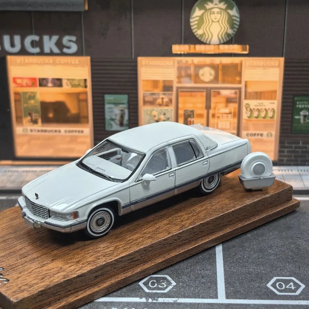 GOC 1:64 Cadillac Fleetwood Naiska Легковая модель автомобиля Флитвуд 1993