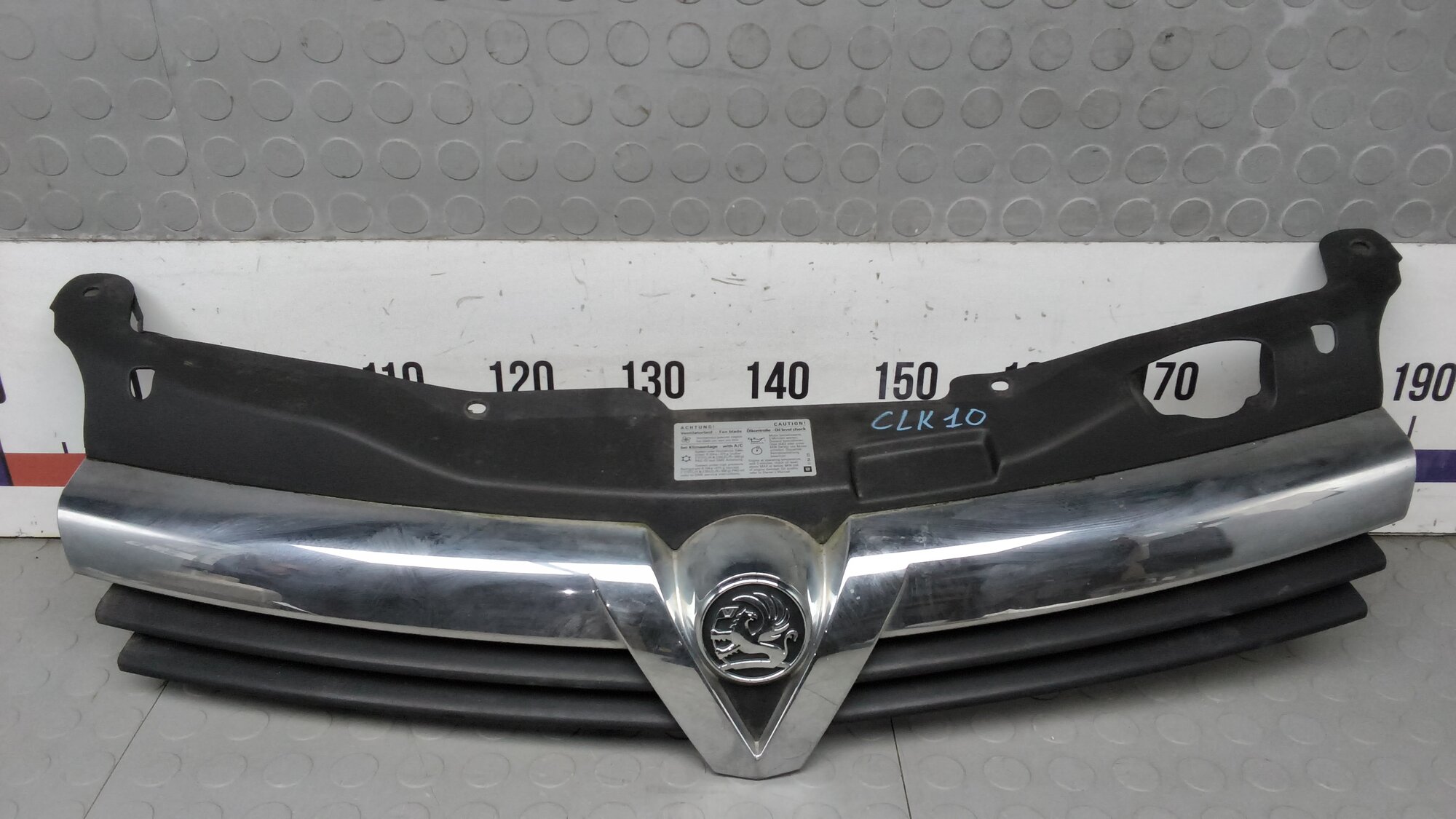 Решетка радиатора OPEL ASTRA H