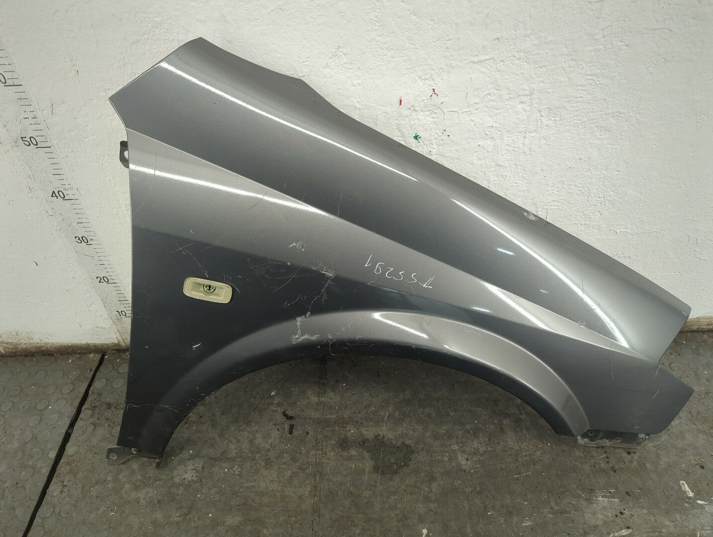 Крыло правое переднее Nissan Primera P12 Б/У