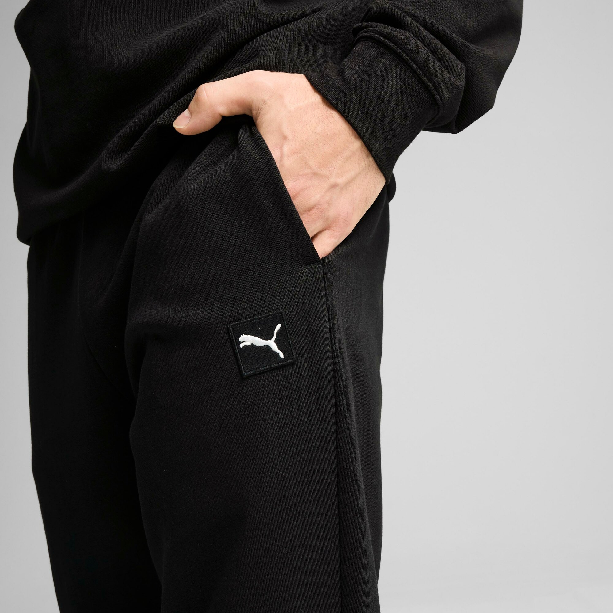 Брюки PUMA ESS ELEVATED Pants, размер L, черный — фото 1