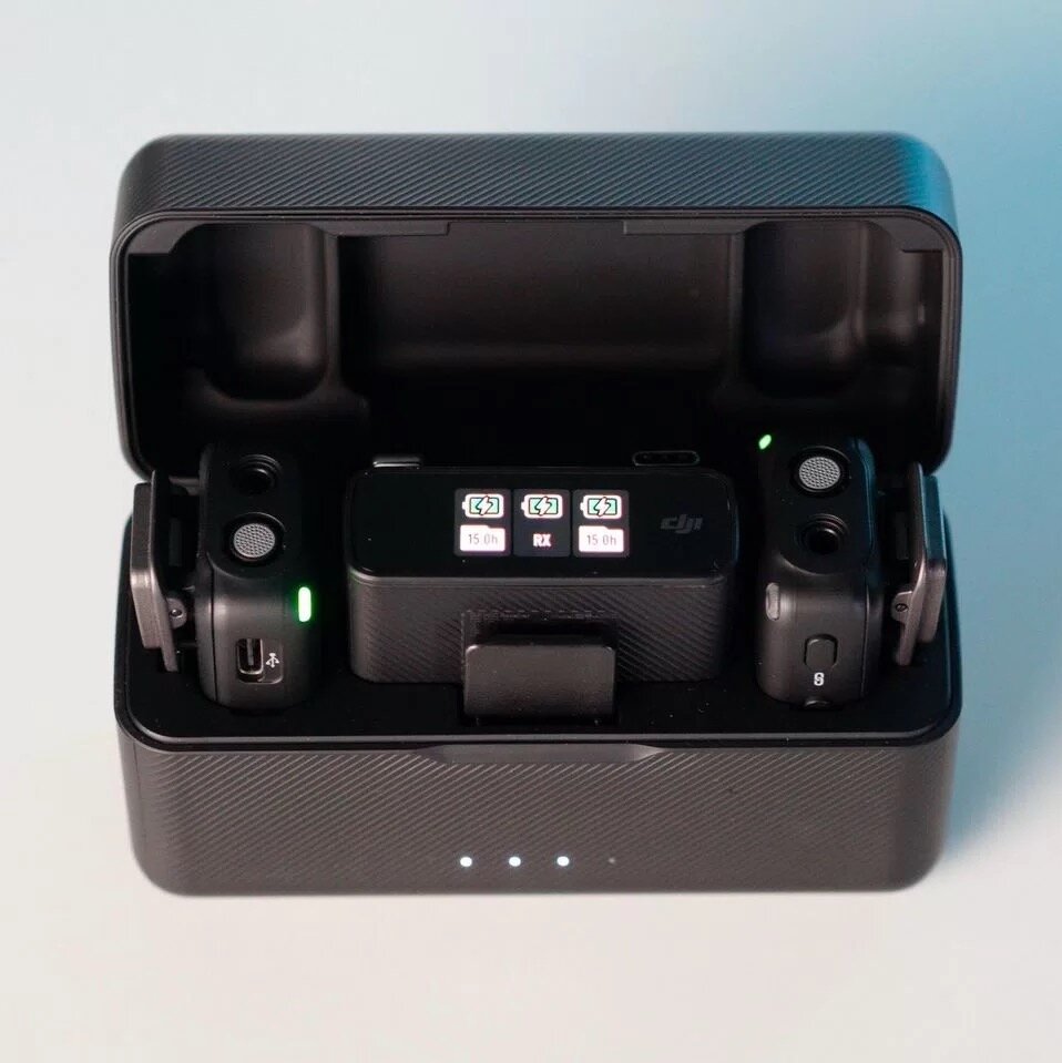 DJI Mic 1 (2 TX + 1 RX + Charging Case) black микрофонная радиосистема