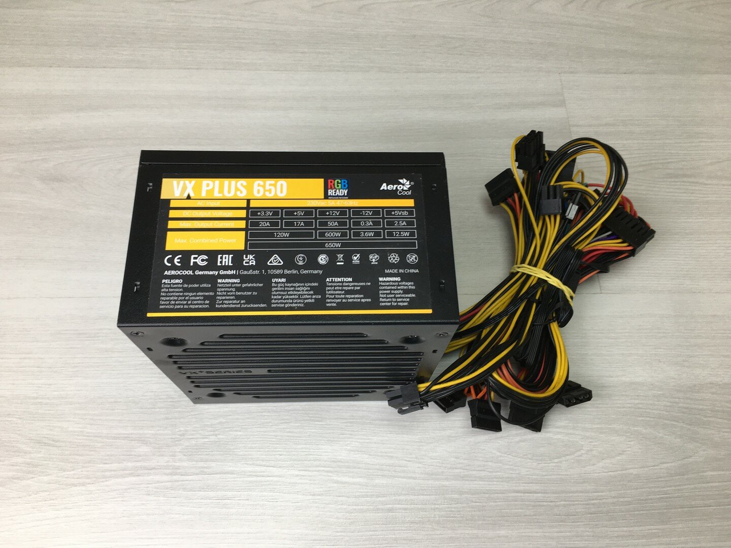 Блок питания 650W Aerocool VX PLUS RGB 24+4+4/6+2+6+2PCI-E/4SATA/120fan, ATX