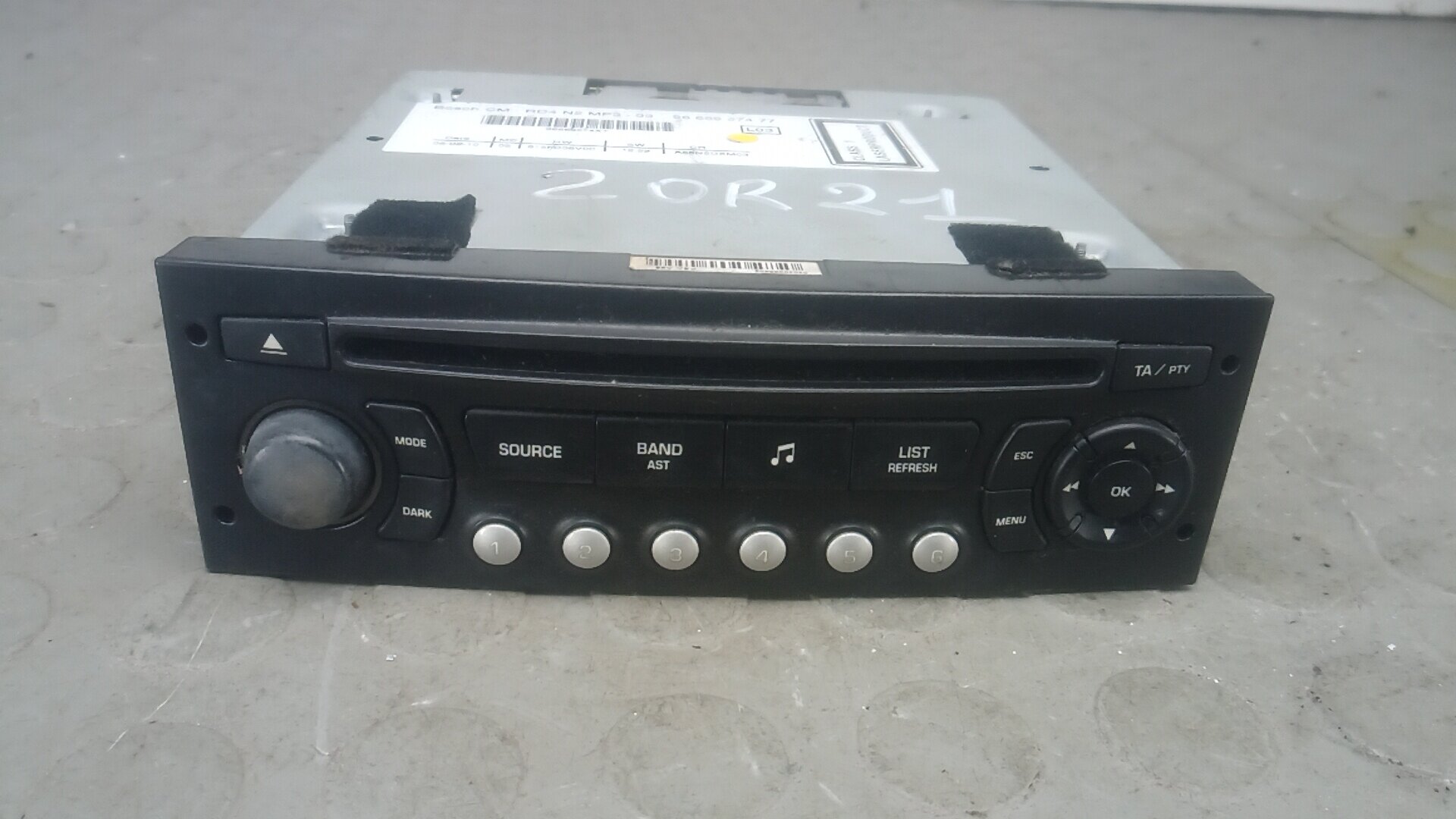 Магнитола PEUGEOT 3008 1