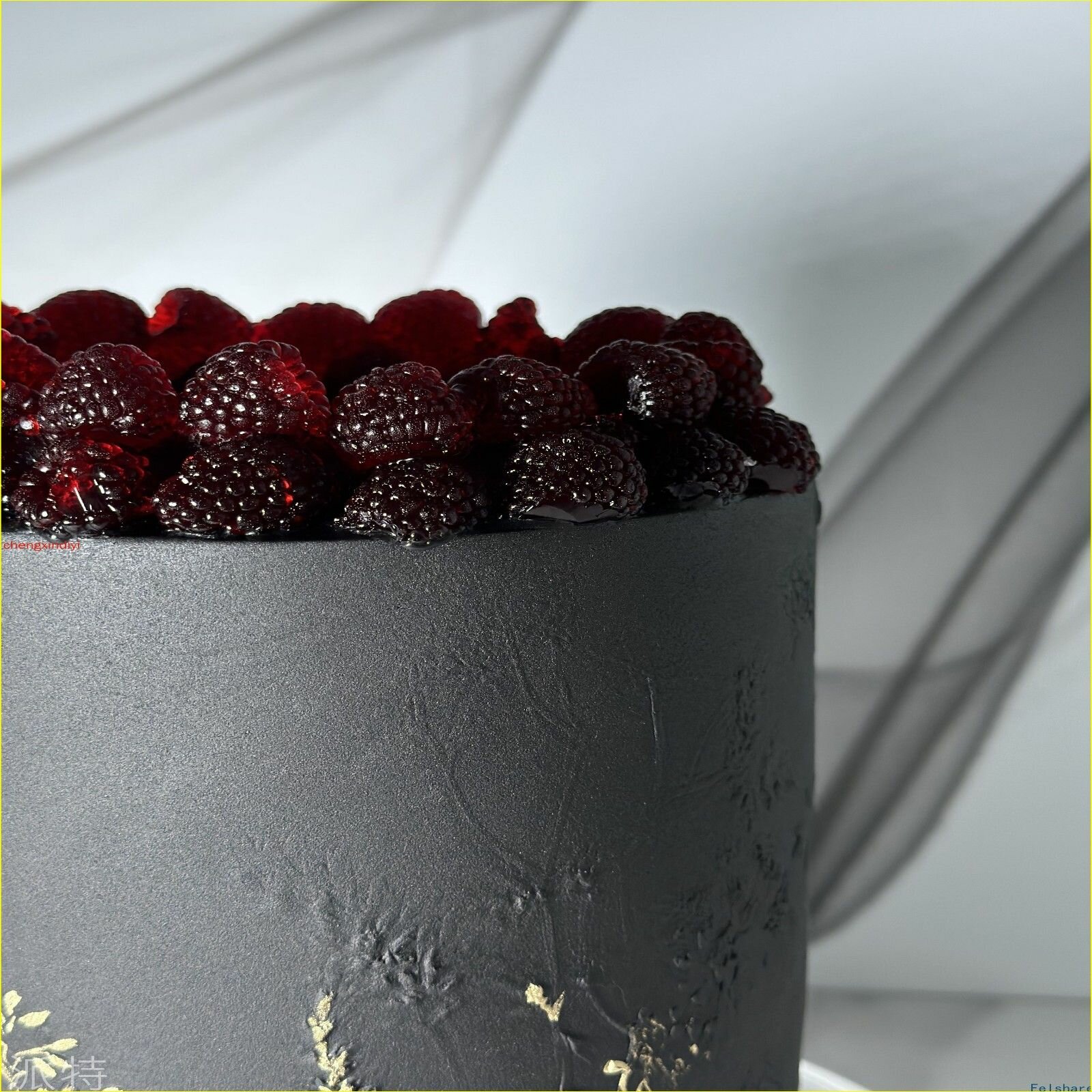 Эксклюзивная силиконовая форма для создания малинового венка диаметром 15 см, предназначенная для шоколада, мармелада и украшения кондитерских изделий