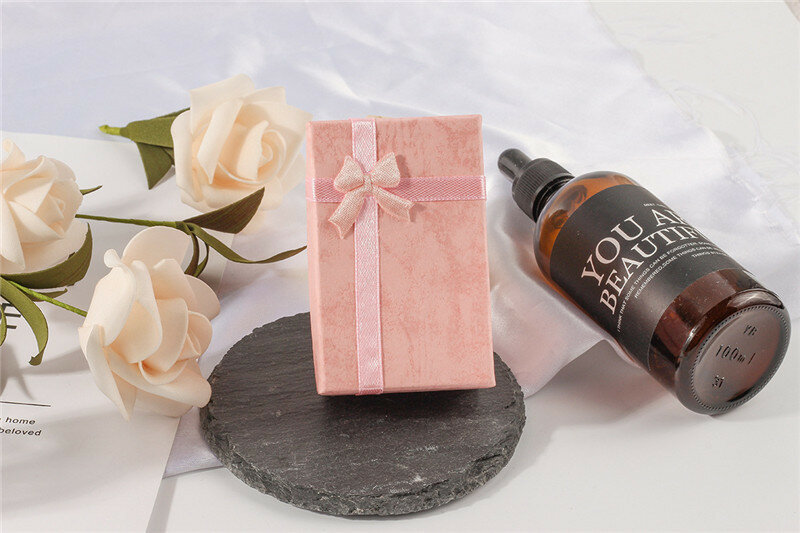 Элегантная шкатулка для ожерелий, браслетов, серег и колец - 8.2см х 5.1см х 2.6см, розовая