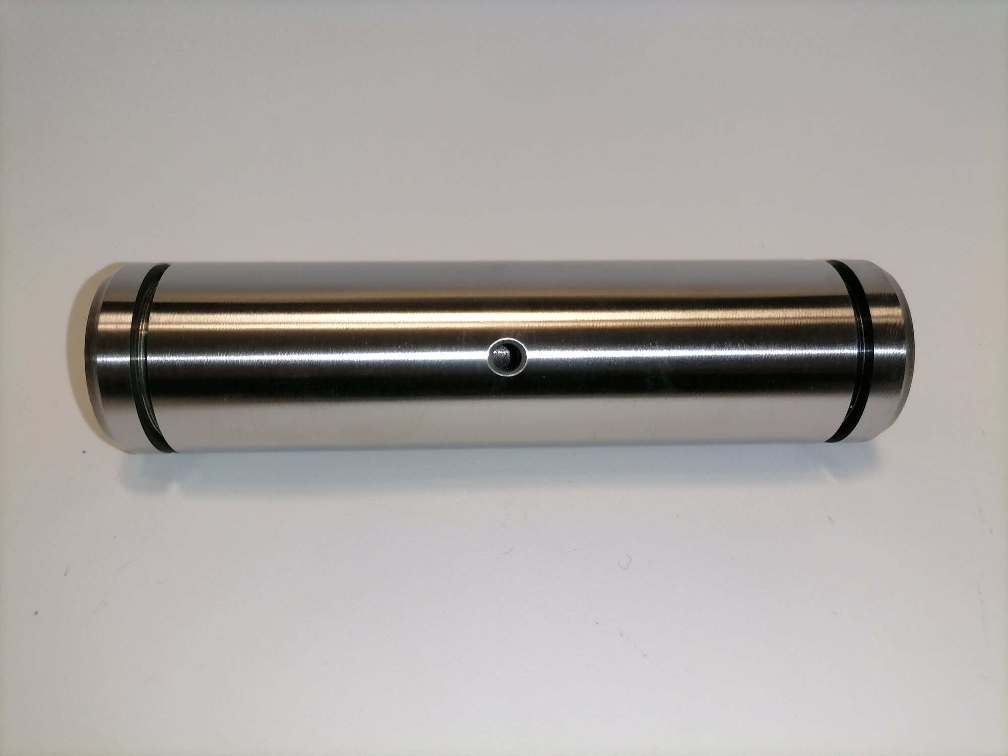 Палец кронштейна JCB 811/90472 для экскаватора-погрузчика, для JCB 3CX/4CX/5CX, длина 19см