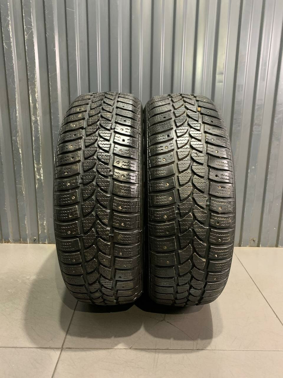 Комплект (2 шт) зимних БУ шин шипованные TIGAR Sigura Stud 205/60 R16 10.0% износ PT0006639 TSB043002