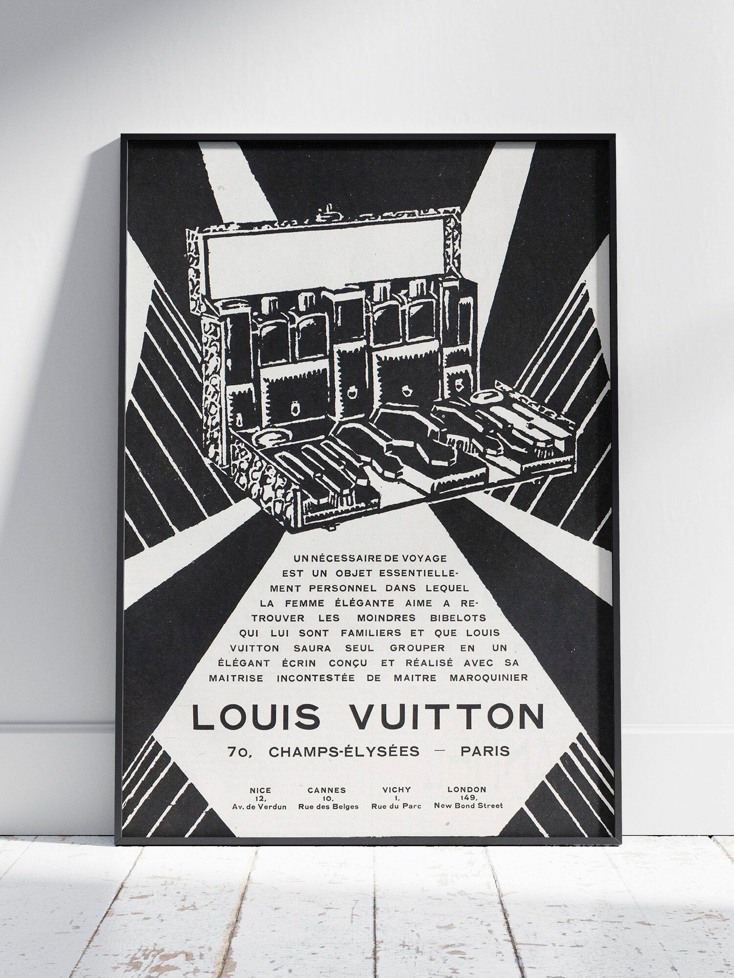 Плакат на стену для интерьера Луи Виттон (Louis Vuitton 11) - Постер по модели, бренду и моде формата A4 (21x30 см)