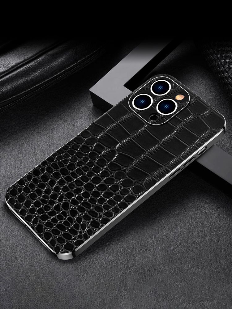 Чехол на iPhone 15 Pro Max / для айфон 15 Про Макс , Защита камеры воловья кожа крокодиловый узор противоударный черный