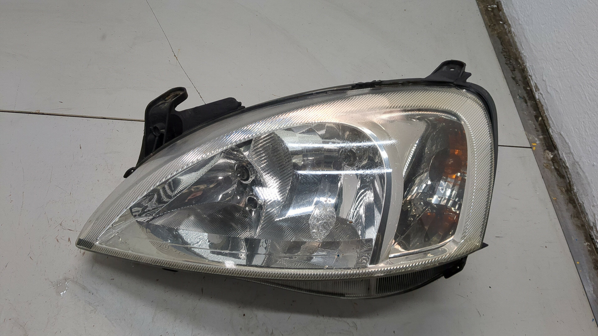 Фара (передняя) левая Opel Corsa C Б/У