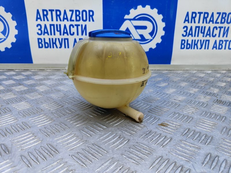 Б/У Бачок расширительный Skoda Fabia 2 MK2 / Шкода Фабия 2 MK2 1.4 CGG 86 Л.С 2010