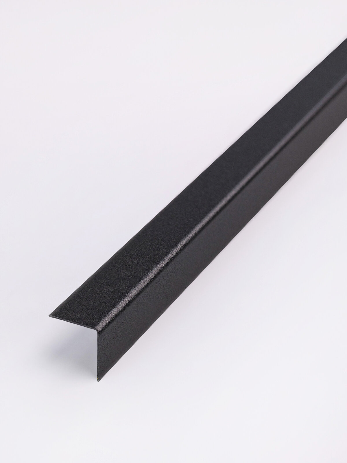 Уголок алюминиевый 20х20 мм, длина 2,7 м, профиль угловой внешний Лука УO 18-27, черный 15